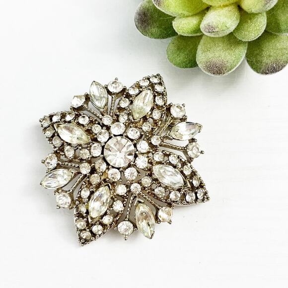 Vintage | Jewelry | Vintage Rhinestone Starburst Brooch | Poshmark